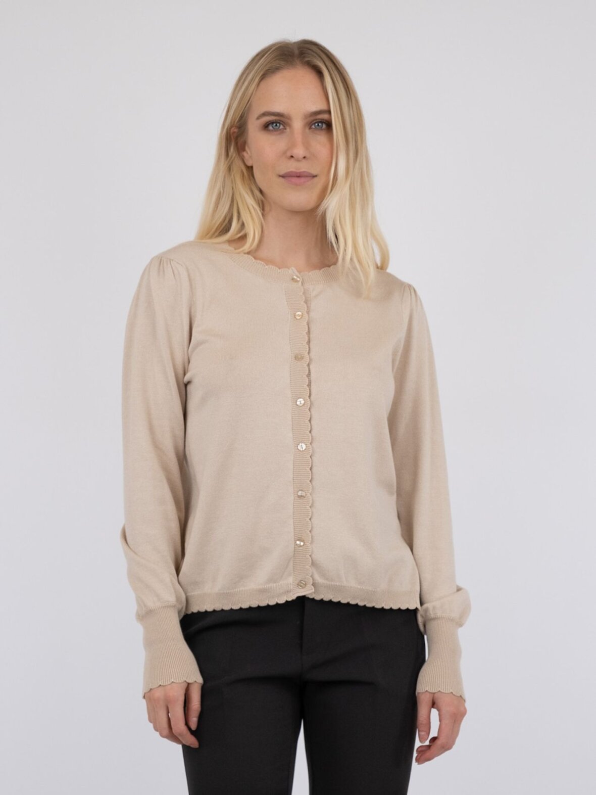 Nørrebro Randers - Alt Dametøj - Neo Noir - Rose Scallop knit cardigan